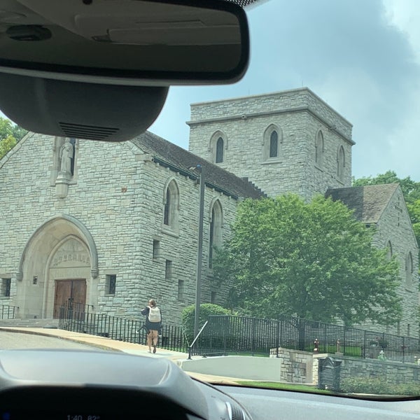 St. Hugo of the Hills Catholic Church - 4 tips