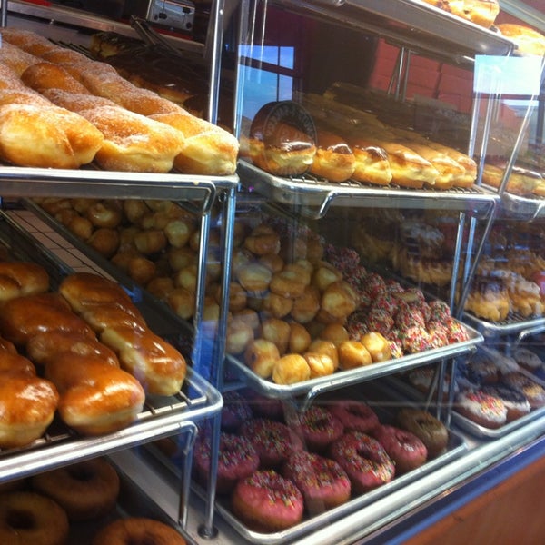 S&S Donut & Bake Shop - Newhall - 19427 Soledad Canyon Rd