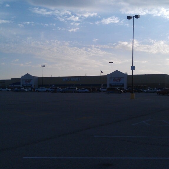 Walmart Supercenter - 2700 4th St Sw