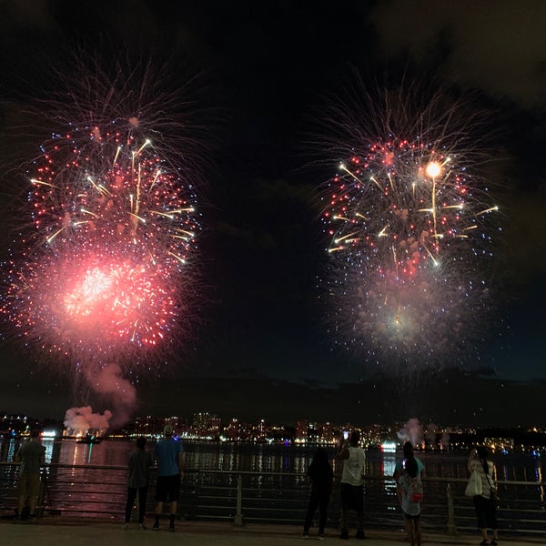 Photos at Pier 62 - Hudson River Park - Chelsea - West Side Hwy