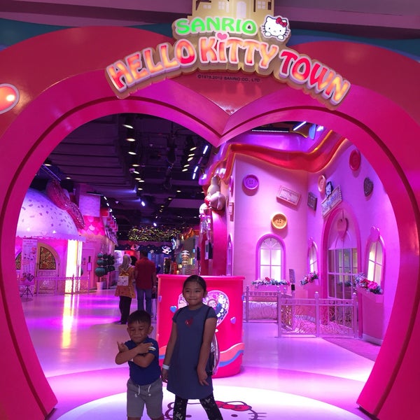 Sanrio Hello Kitty Town