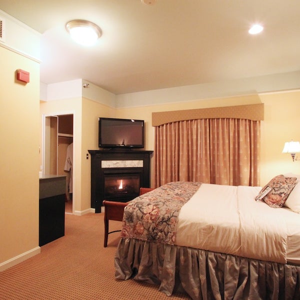 Senator Inn and Spa - 284 Western Ave