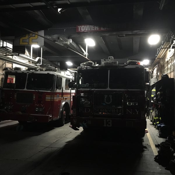 FDNY Engine 22/Ladder 13 - Upper East Side - 1 tip from 45 visitors