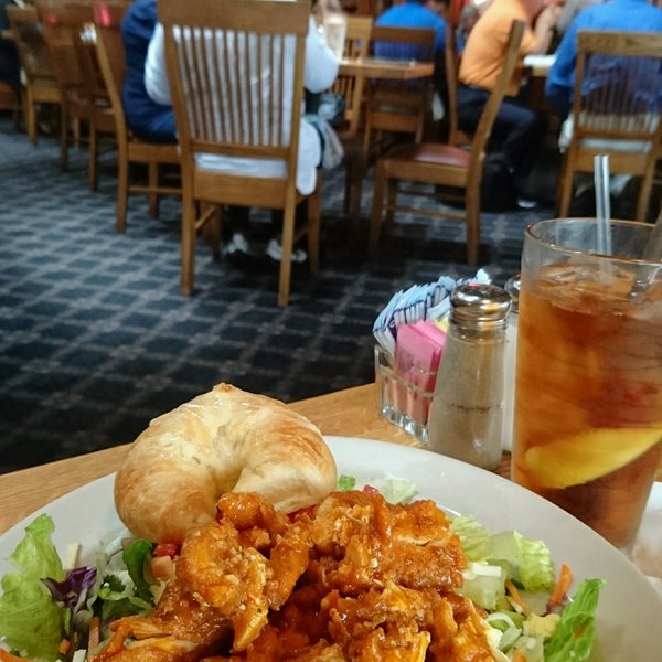 Rafferty's Restaurant and Bar - 4041 Armory Oaks Dr