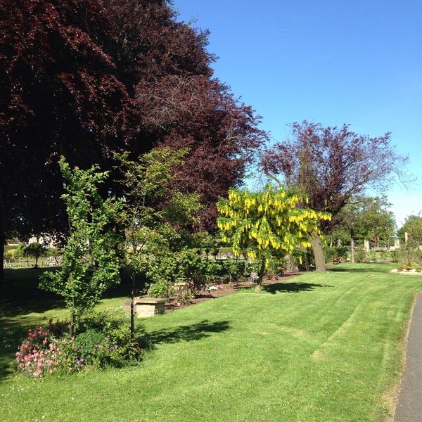 Coney Hill Cemetery Crematorium - Cemetery in Gloucester