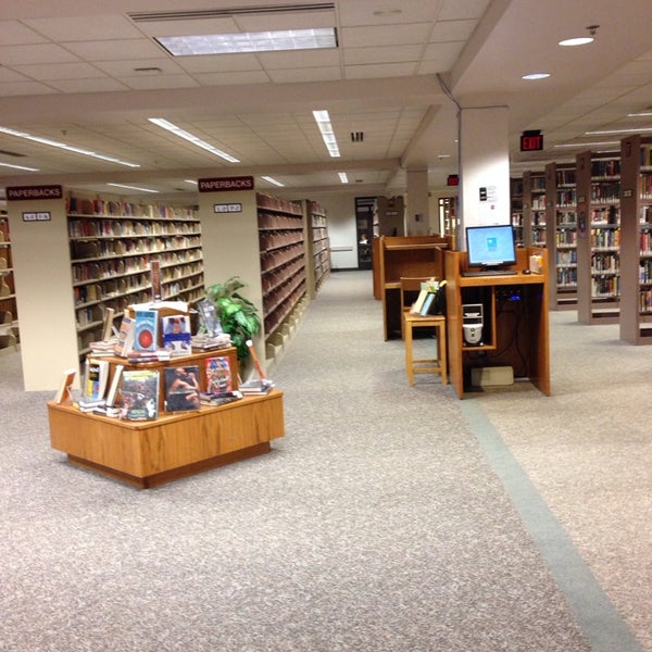 Photos at Bismarck Public Library - 3 tips from 208 visitors