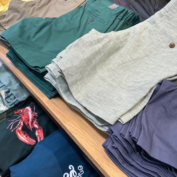 J.Crew - Clothing Store in Pasadena