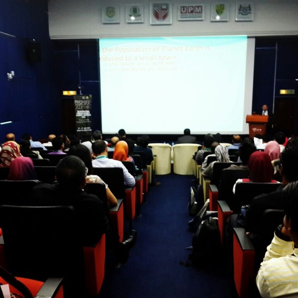 Dewan Taklimat, Bangunan Pentadbiran, UPM - College Administrative ...