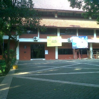 Gedung IX FIB UI - universitas indonesia