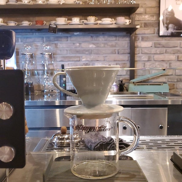 Ryu Coffee Roaster's (류커피 로스터즈) - Café