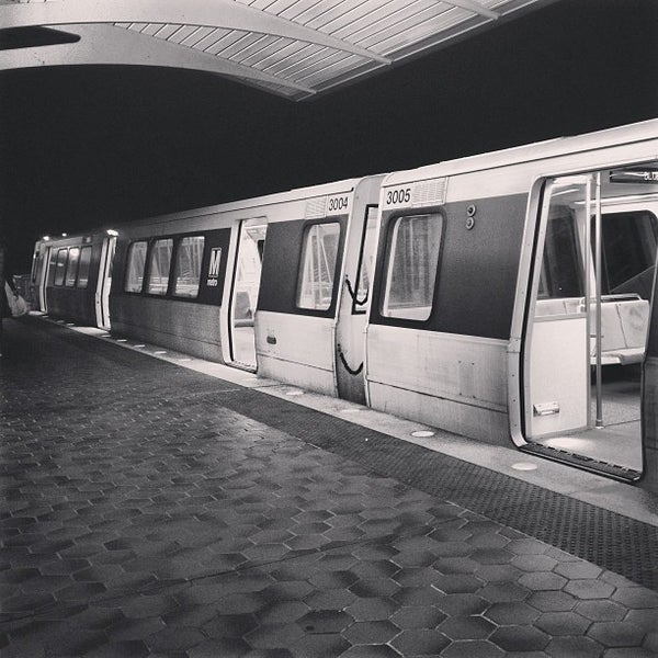 Photos at Downtown Largo Metro Station - Metro Station