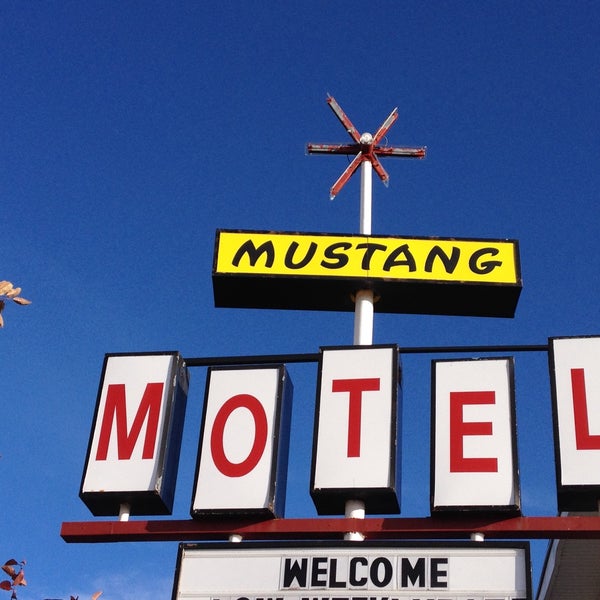 Mustang Motel - 550 E Flaming Gorge Way