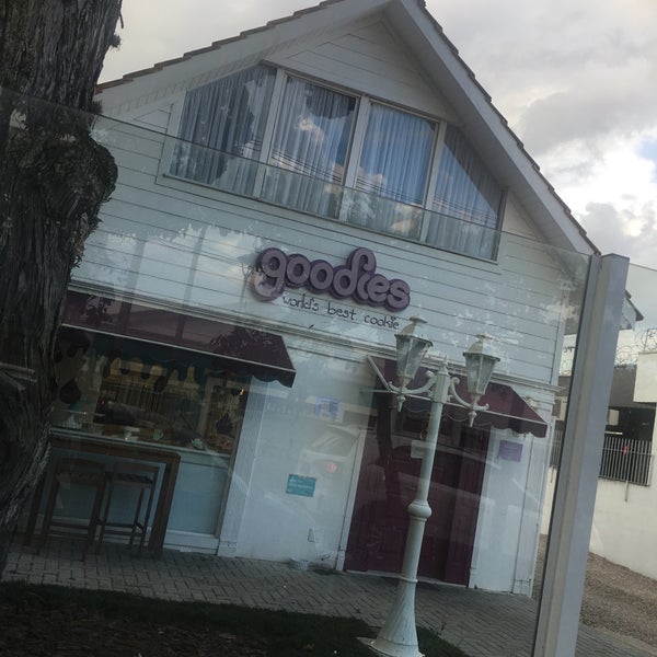 Goodies Bakery - Dessert Shop