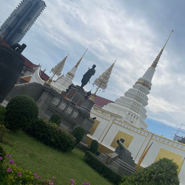 อาคารมหาเจษฎาบดินทร์ - Spiritual Center in Sathon