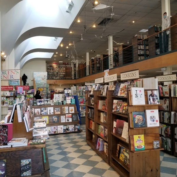 Book Revue (Now Closed) - Bookstore in Huntington