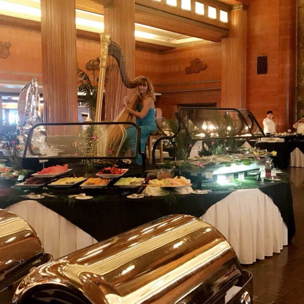 Champagne Brunch - Breakfast Spot
