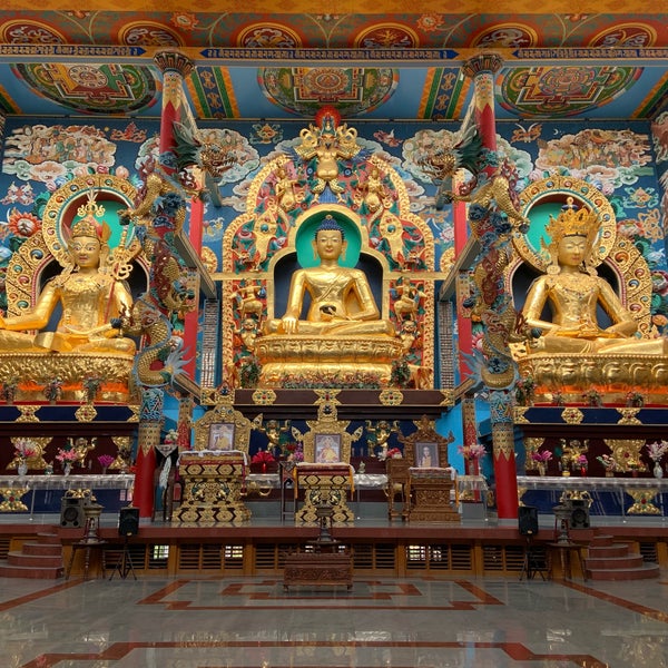 Namdroling Nyingmapa Monastery - Monastery in Bylakuppe