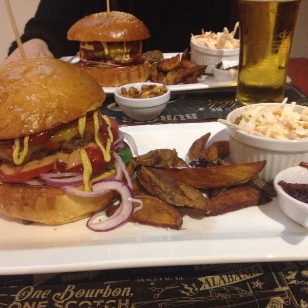 Tuning Bar & Burger - Zsidónegyed - Akácfa u. 45.