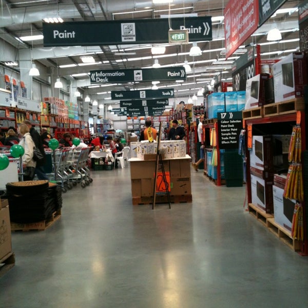 Bunnings Warehouse - Hardware Store in Wairau Park