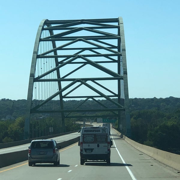 Iowa/Wisconsin State Line - Border Crossing