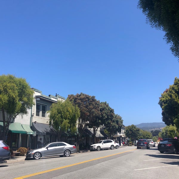 Half Moon Bay City Hall - 2 tips from 109 visitors