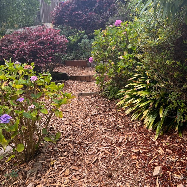 Los Palmos mini-park - Park in Miraloma Park