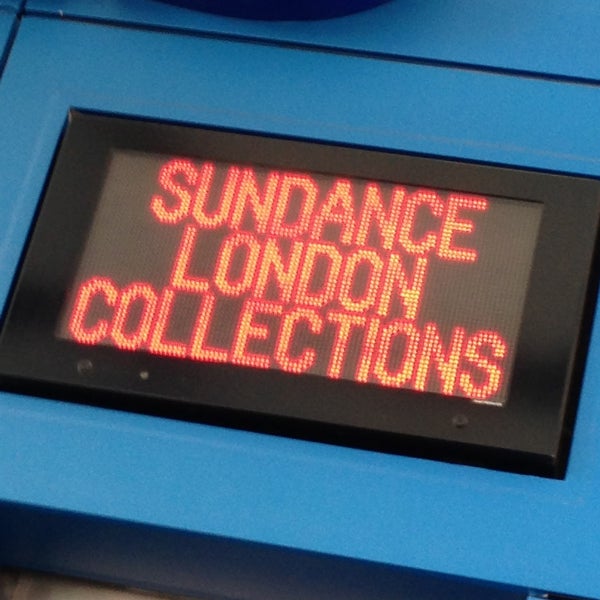 Sky Superscreen - Peninsula Square