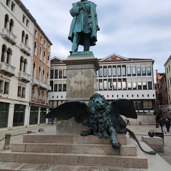 Campo Manin - San Marco - Campo Manin