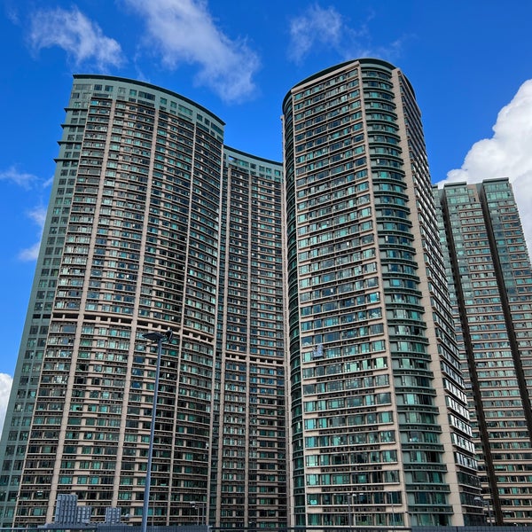 Royal Peninsula 半島豪庭 - Housing Development in Hung Hom