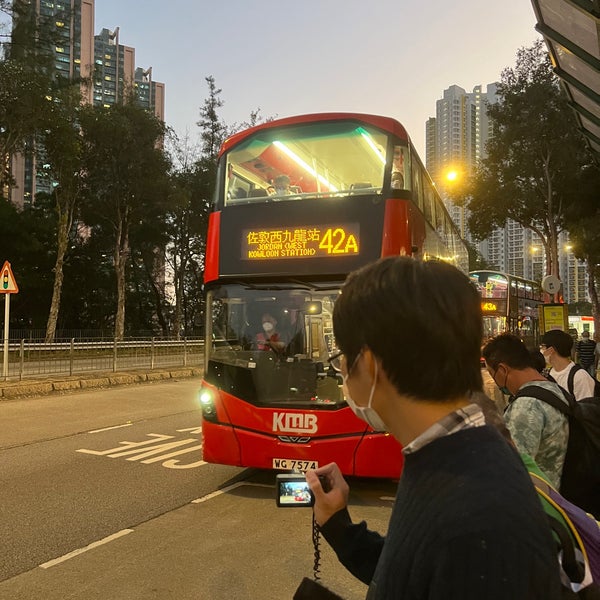 Cheung Ching Estate Ching Tao House Bus Stop 長青邨青桃樓巴士站