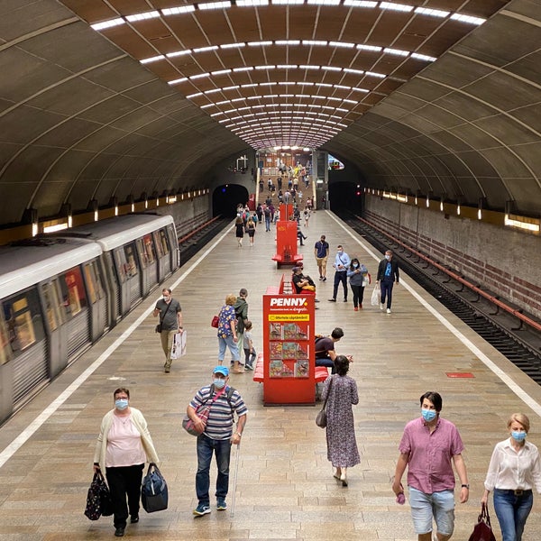 Metrou M1 Titan - Metro Station in Balta Albă