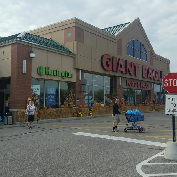 Giant Eagle Supermarket - 3440 Center Rd