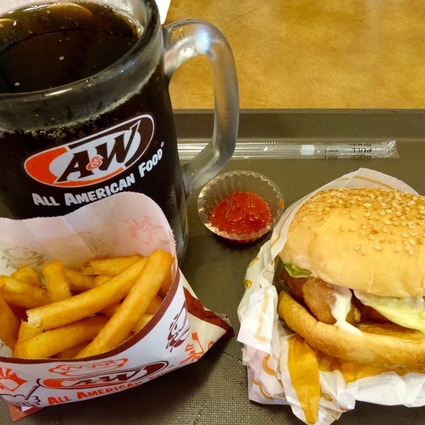 A&W - Fast Food Restaurant in 那覇市