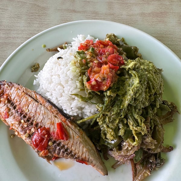 Sari Bundo Rumah Makan Padang - 11 tips dari 249 pengunjung