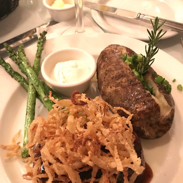 Growers Pub - American Restaurant in Downtown Salinas