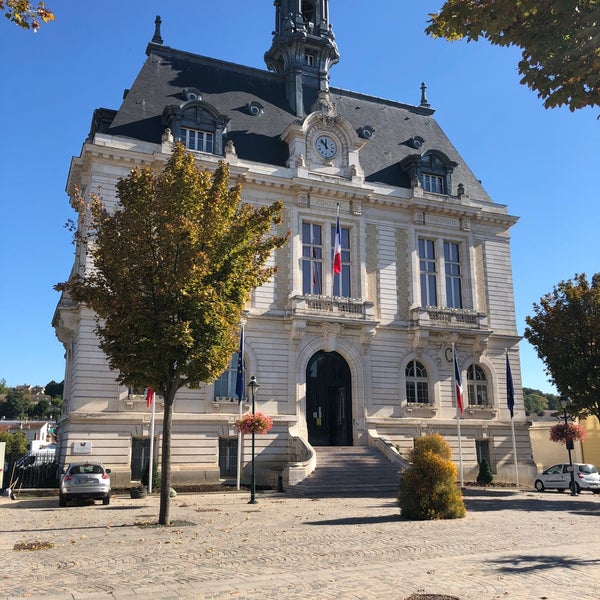 Corbeil-Essonnes - 1 tip from 408 visitors