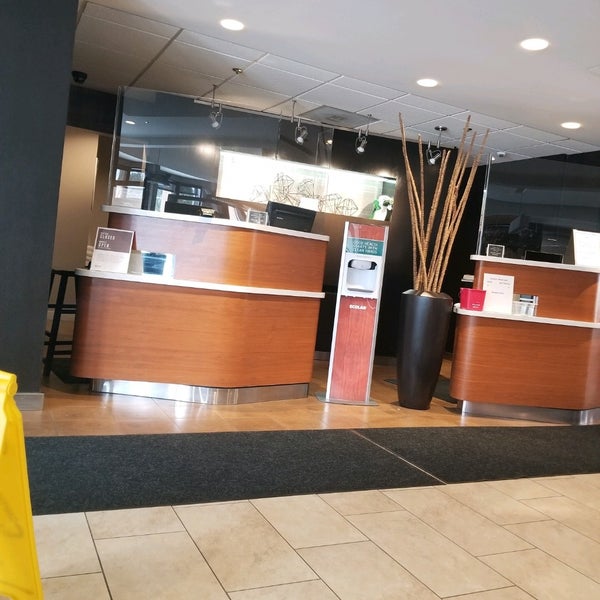 Courtyard By Marriott - 10 tips from 621 visitors