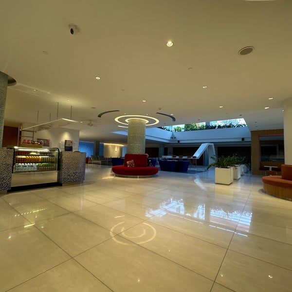 Holiday Inn Resort - 26 tips