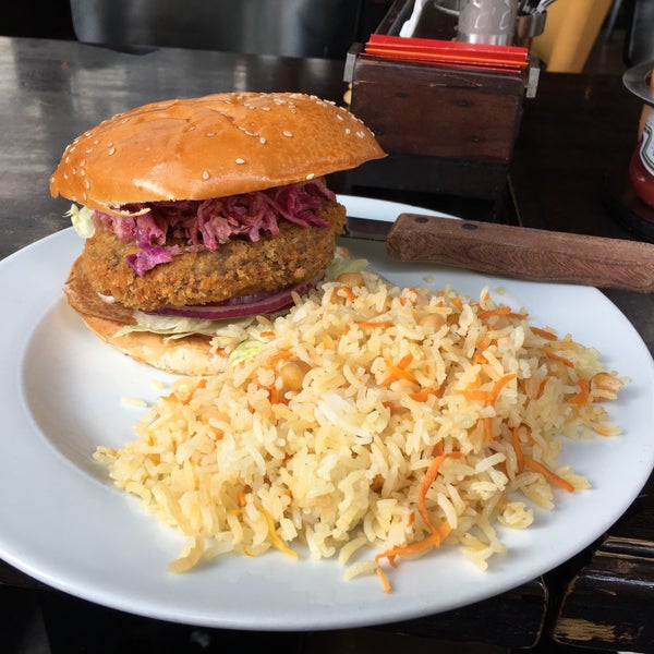 Moses (מוזס) - Burger Joint in Kiryat Atidim