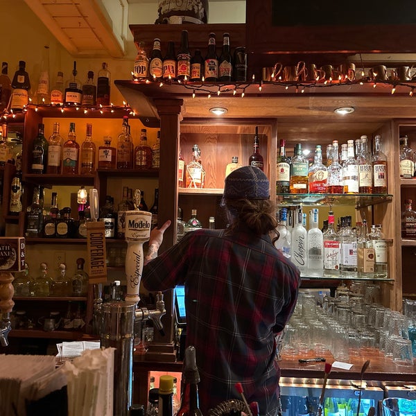 Rocker Oysterfeller's Kitchen + Saloon - Cajun and Creole Restaurant