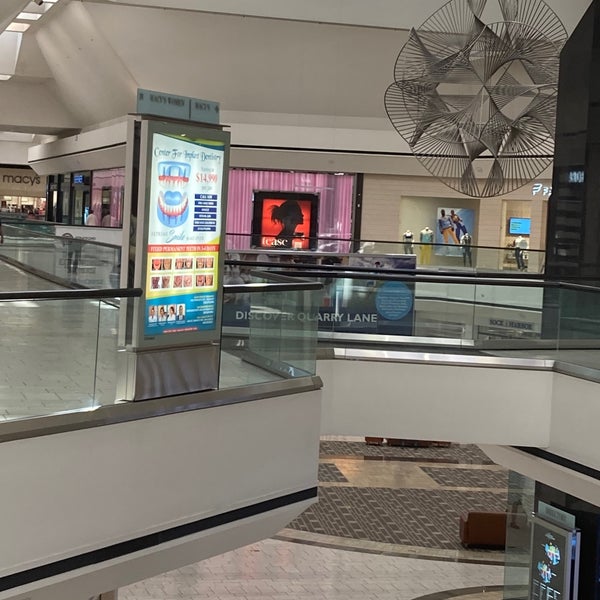 Apple Stoneridge Mall - Pleasanton, CA