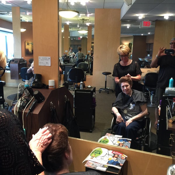 Salon 71 - 1 tip from 32 visitors