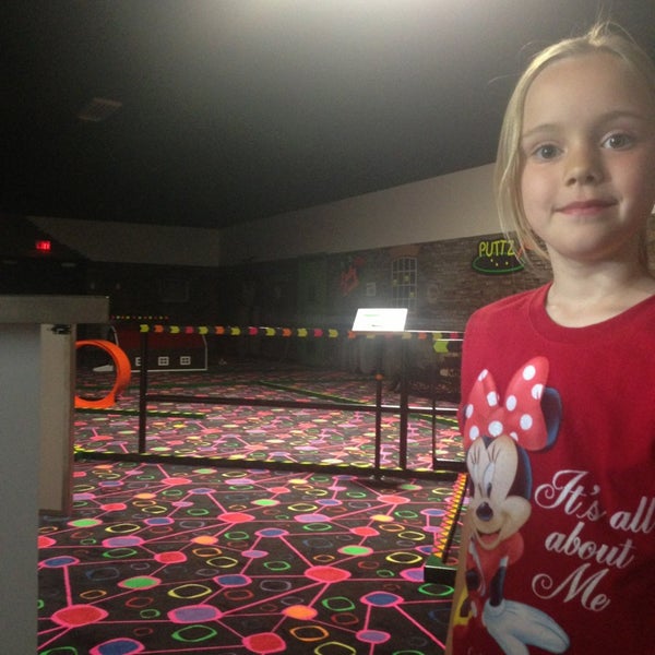 Puttz Mini- Golf - Golf Course