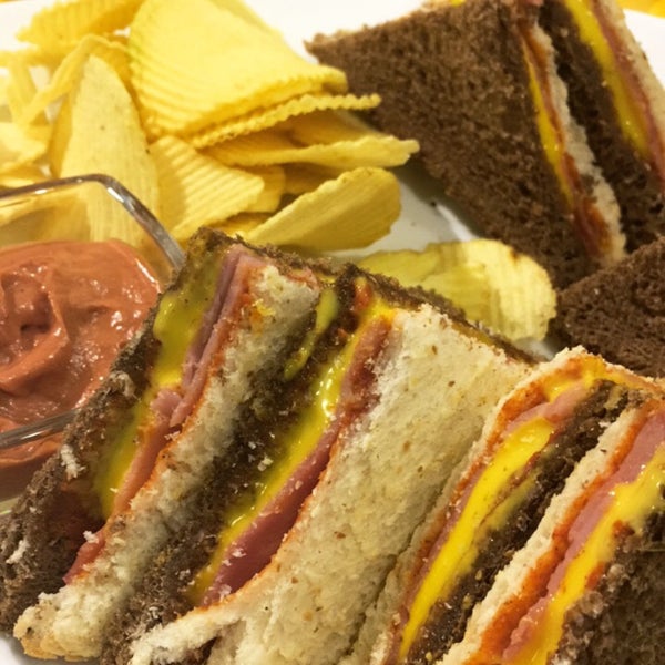 Viuna Café | کافه ویونا - Café in منطقه ۳