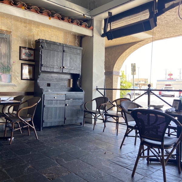 Maria's Italian Kitchen - Italian Restaurant in Northridge