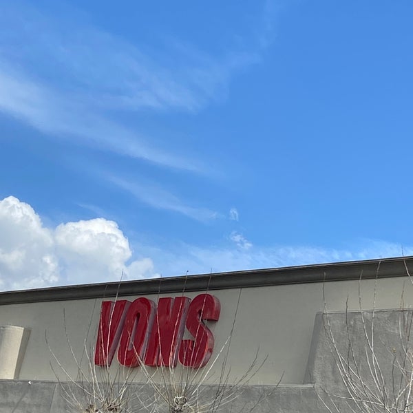 VONS - Grocery Store in Chatsworth