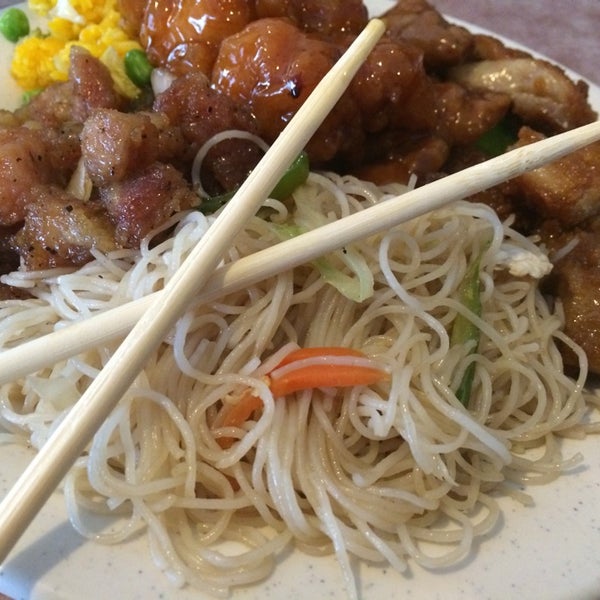 8 Lucky Buffet - 5010 S East St