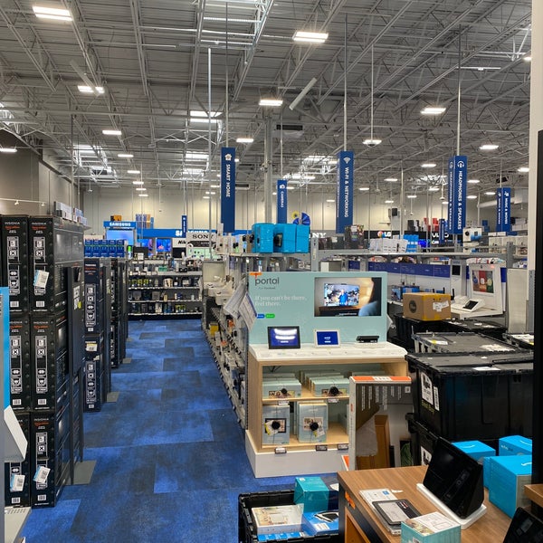 Photos at Best Buy - Electronics Store in Sterling