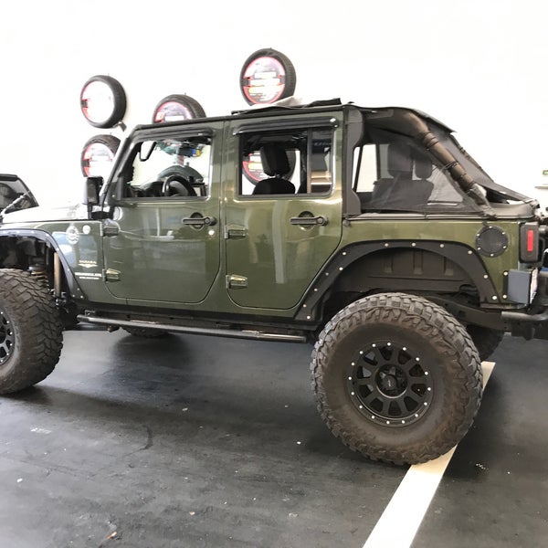 Larry Roesch Chrysler Jeep Dodge RAM - Elmhurst, IL