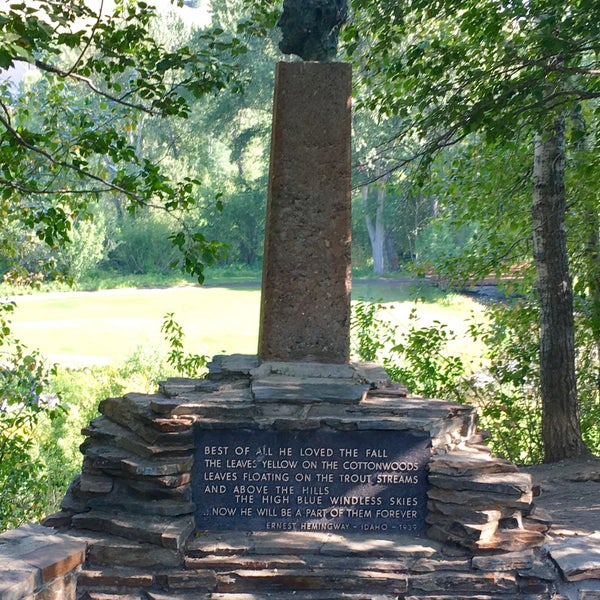 Hemingway Memorial - 2 tips from 98 visitors